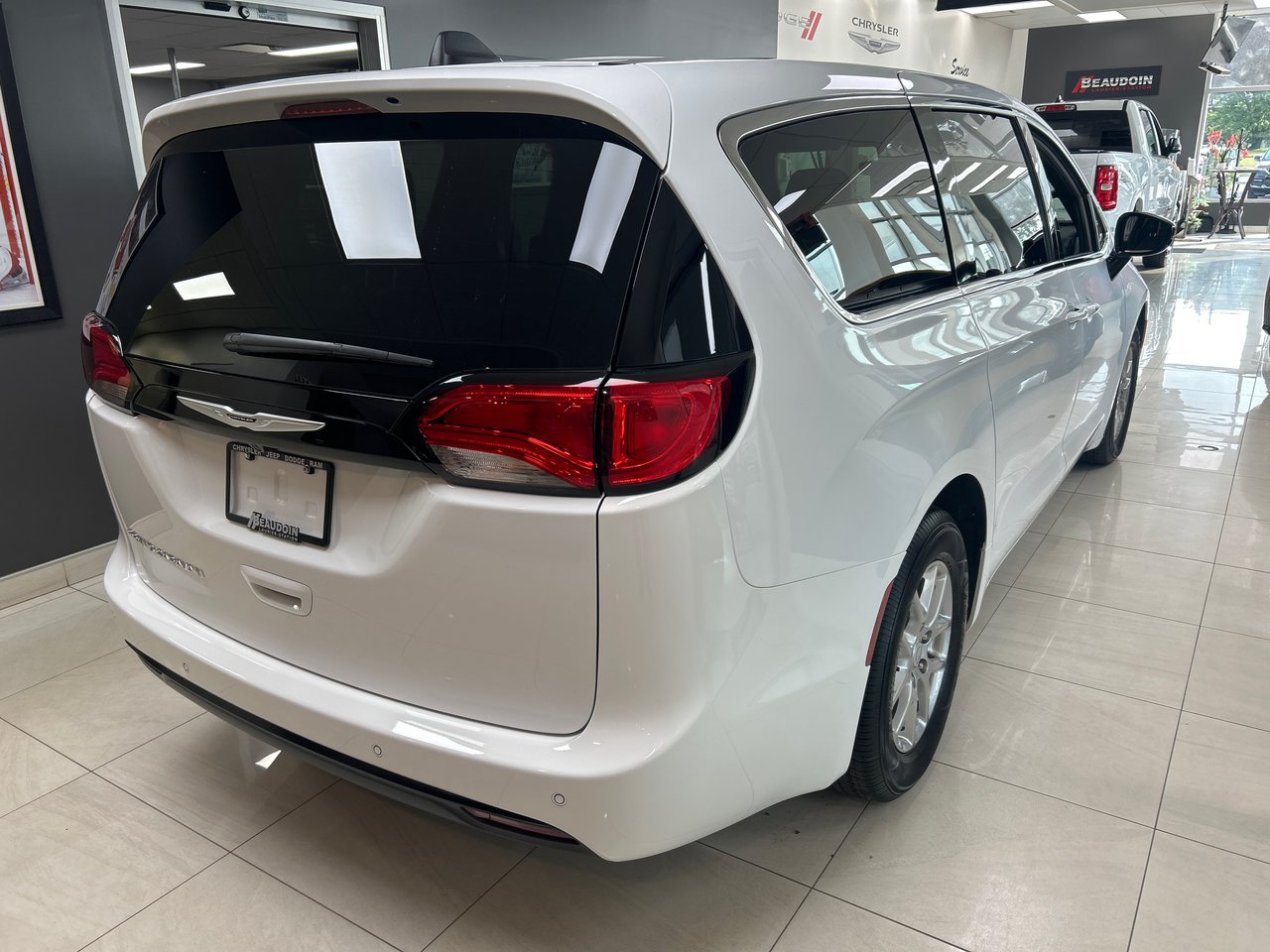 Chrysler Grand Caravan 2026 usagée de 4 700 km à vendre chez Otogo