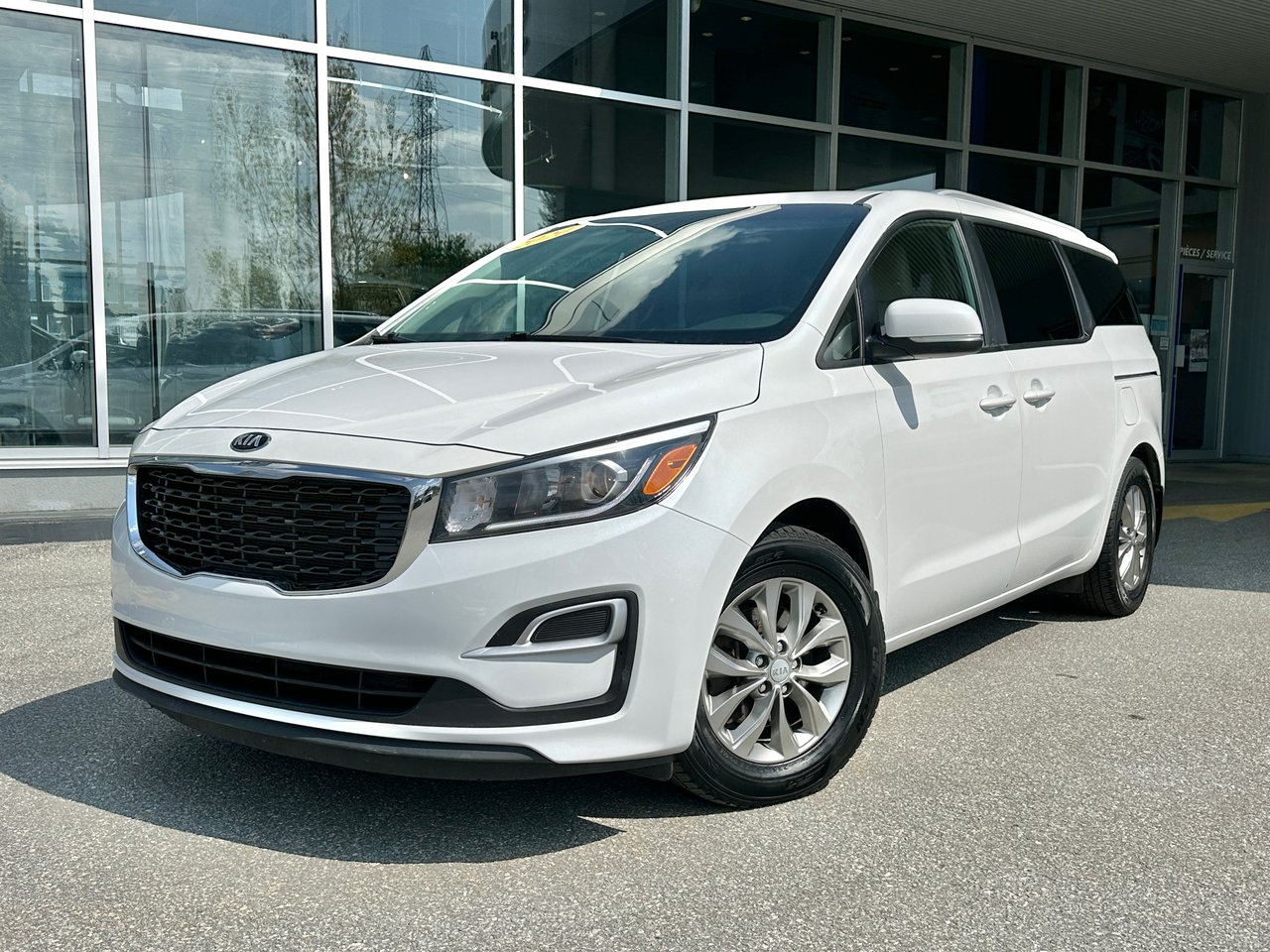 Used 2020 Kia Sedona with 64,511 km for sale at Otogo