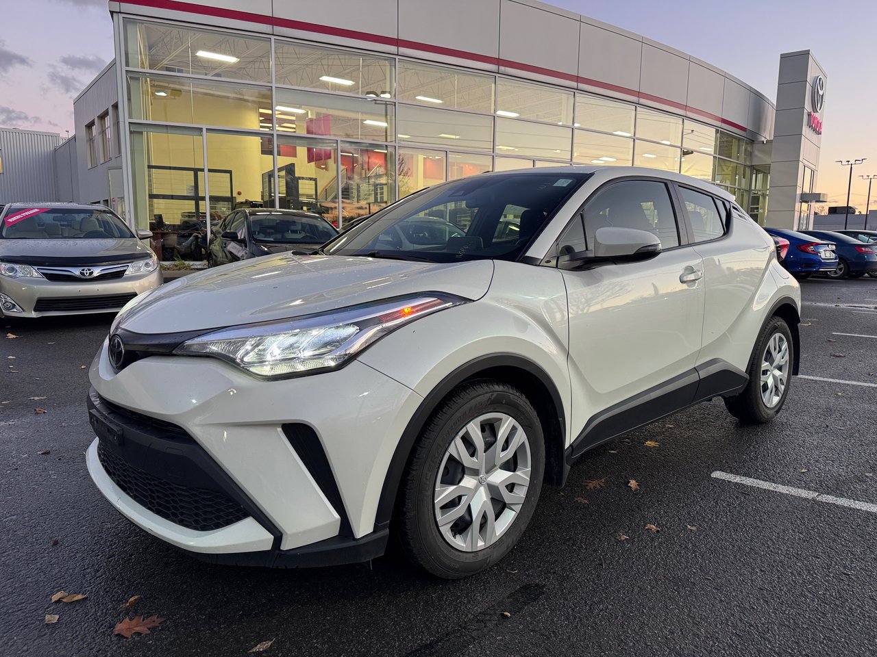 Used 2021 Toyota C-HR with 96,285 km for sale at Otogo