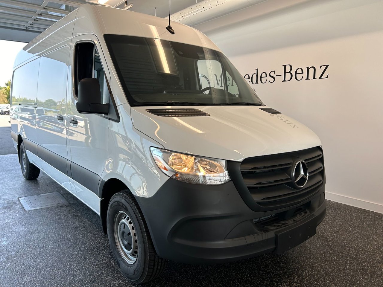 Mercedes-Benz Sprinter 2024 usagé de 3 000 km à vendre chez Otogo