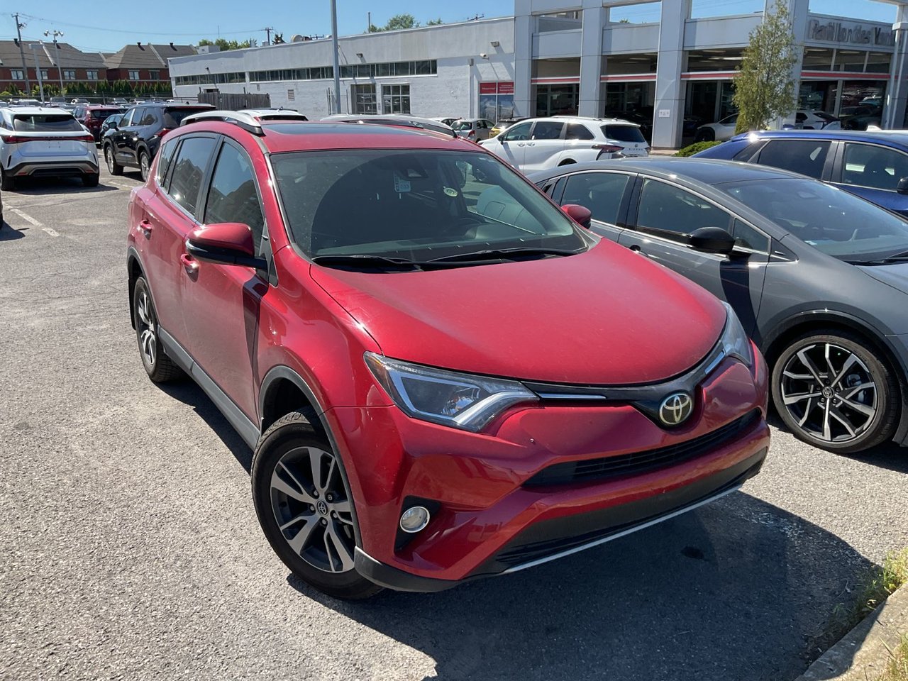 Toyota RAV4 2018 usagé de 108 300 km à vendre chez Otogo