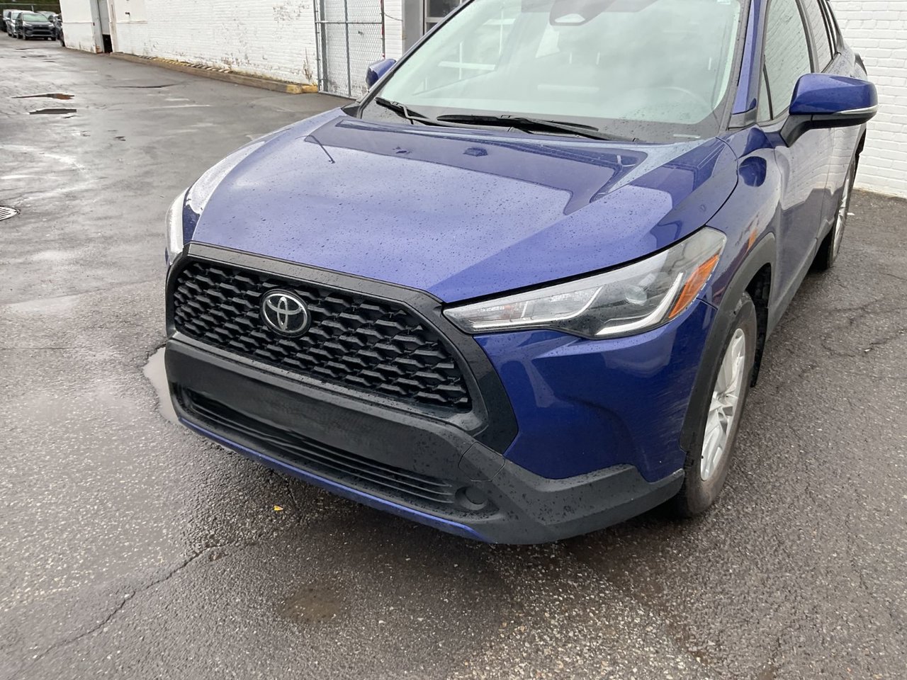 Toyota Corolla Cross 2024 usagé de 36 989 km à vendre chez Otogo