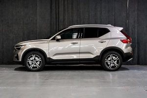 2023 Volvo XC40 Core Bright Dusk Metallic - Pictures