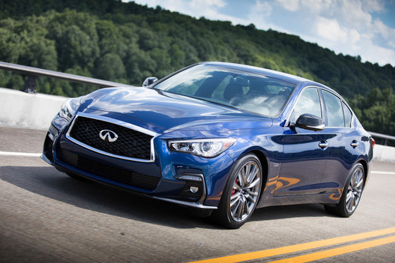 Infiniti Q50 2.0t 2018 vs Subaru Legacy | Infiniti Quebec à Québec