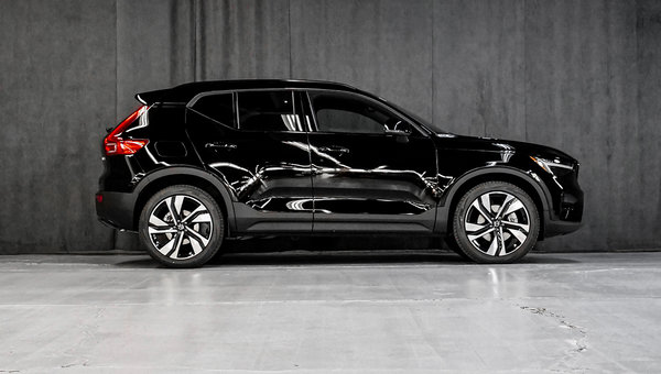 2023 Volvo XC40 Plus Dark - Black Solid Stone