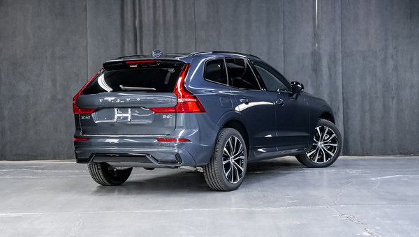 Volvo XC60 2023 PLUS DARK DENIM BLUE - Pictures