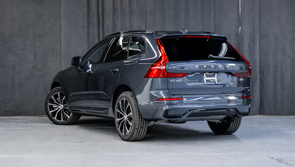 Volvo XC60 2023 PLUS DARK DENIM BLUE - Pictures