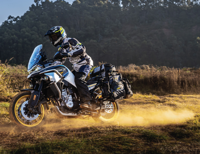 2024 CFMOTO IBEX 800 EXPLORER | #{stock} | Maniac Moto in Montmagny