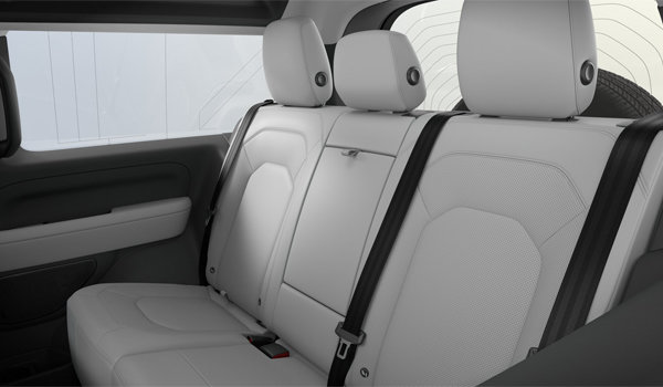 Land Rover Vancouver | The 2026 Defender 90 Mild Hybrid X-DYNAMIC SE