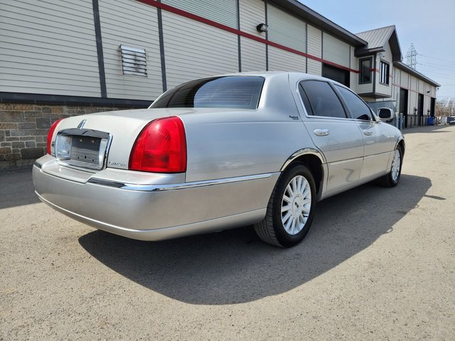 Montréal Ouest Motors à Vaudreuil-Dorion | Lincoln Town Car 2007 : l ...