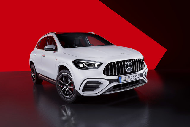 Mercedes-Benz St-Nicolas | Mercedes-Benz GLA 2024 vs BMW X2 2024: Le GLA Redéfinit le Segment