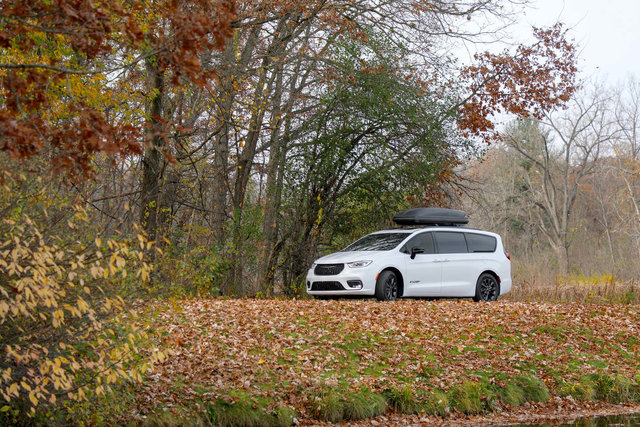The 2025 Chrysler Pacifica: How One Van’s Tech Puts an End to “Are We ...
