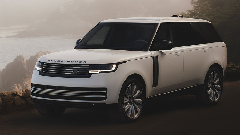 Comparing the 2024 Range Rover and BMW X7: Elevating the Standards of ...