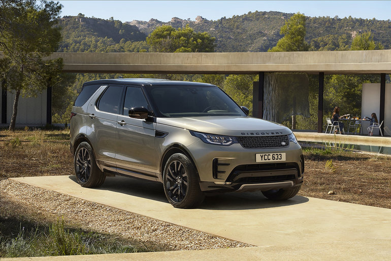 2020 Land Rover Discovery vs 2020 Volvo XC90 | Decarie Motors Land Rover