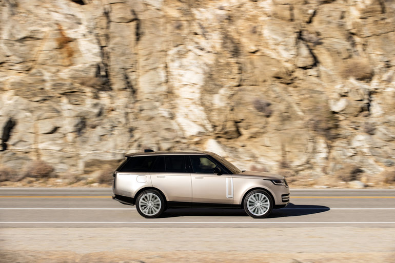 Range Rover vs Range Rover Sport: What are the Differences? | Decarie ...