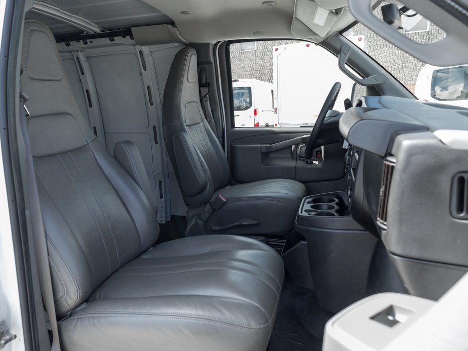 2022 Chevrolet Express 2500 Work Van | #CTDR5211 | Humberview Group in ...