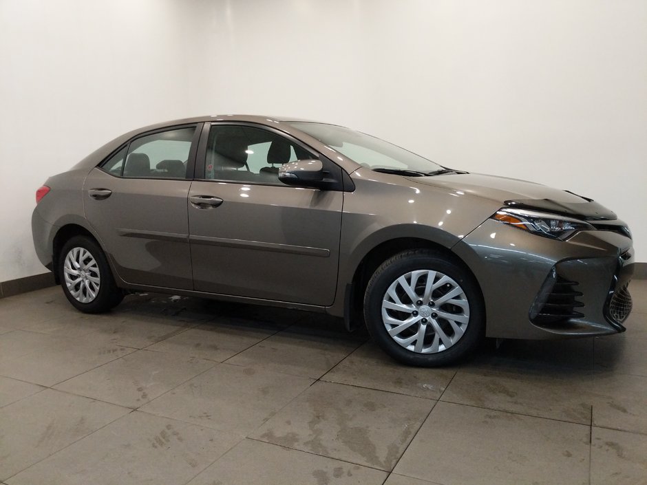 Hyundai of Regina | 2017 Toyota Corolla 4-door Sedan SE CVTi-S Rear ...