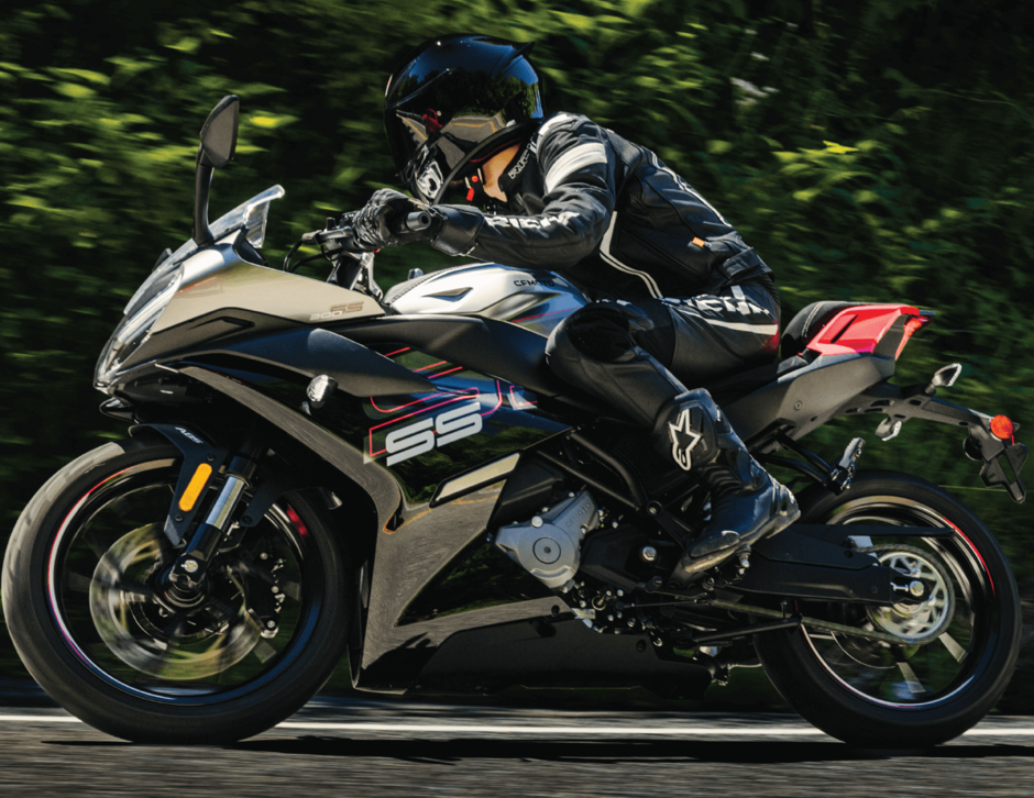 2024 CFMOTO 300SS | #{stock} | Maniac Moto in Montmagny