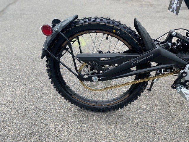 2023 Surron Light Bee X | #{stock} | Maniac Moto in Montmagny