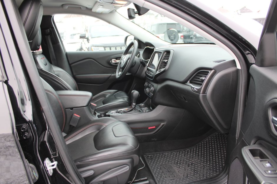 Jeep Cherokee Trailhawk - V6,3.2L 2021 | Rive Sud Chrysler Dodge Jeep ...